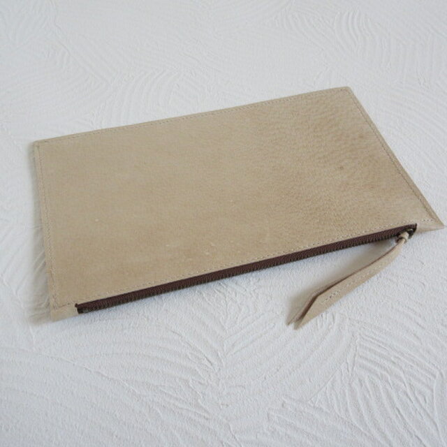 A6対応・フラットマルチケース《ピッグスキン》ライトベージュ・0296 | iichi ハンドメイド・クラフト作品・手仕事品の通販