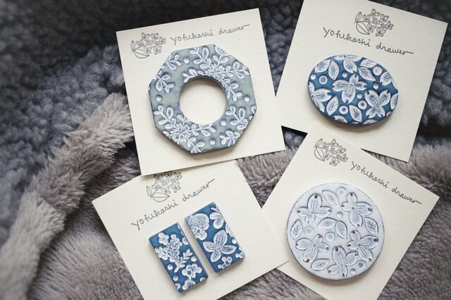 陶土の草花ブローチ : : : 1161（ヘアゴム変更可） | iichi ハンドメイド・クラフト作品・手仕事品の通販