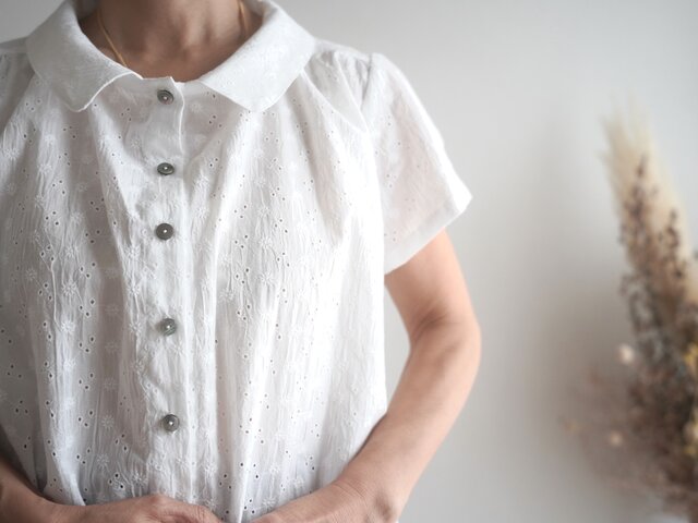 小花コットンレースのブラウス 白 No.258 | iichi ハンドメイド・クラフト作品・手仕事品の通販