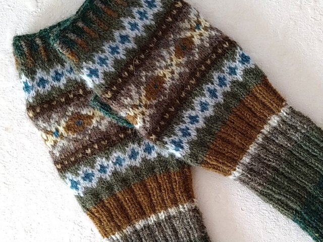 フェアアイルアームウォーマー＊inverno・forest＊ | iichi ハンドメイド・クラフト作品・手仕事品の通販