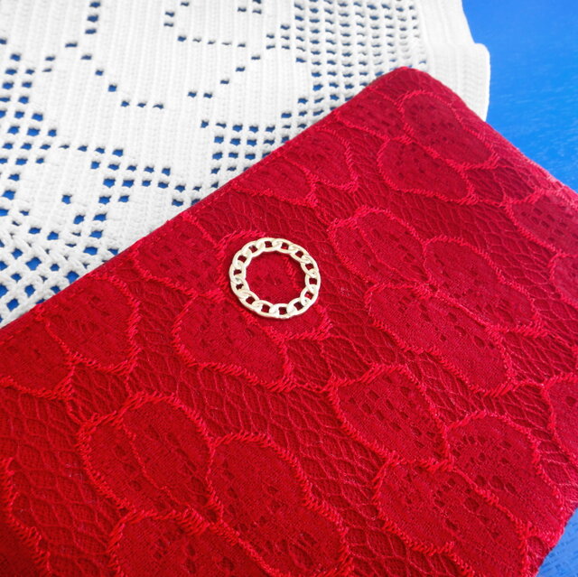 レース模様のぺたんこポーチ＊柘榴no4 | iichi 日々の暮らしを心地よくするハンドメイドやアンティークのマーケットプレイス