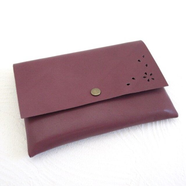 A6、お薬手帳、母子手帳対応《牛革》ダークパープル・一枚革のマルチケース・カードポケット付き・055 | iichi ハンドメイド・クラフト作品・手仕事品の通販