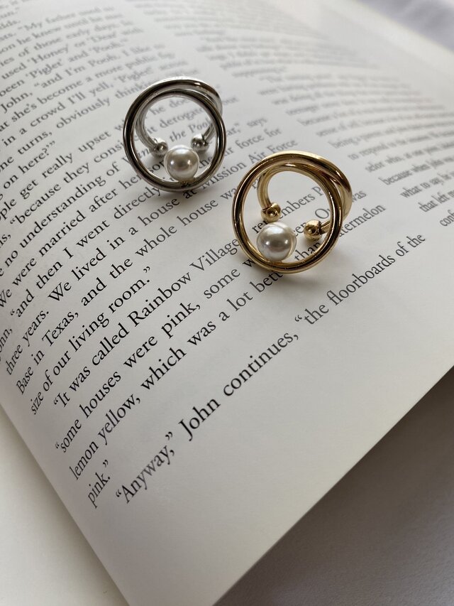 大ぶり片耳パールイヤーカフウェアリングSimple earrings 20mm （ゴールドカラー | iichi 日々の暮らしを心地よくするハンドメイドやアンティークのマーケットプレイス