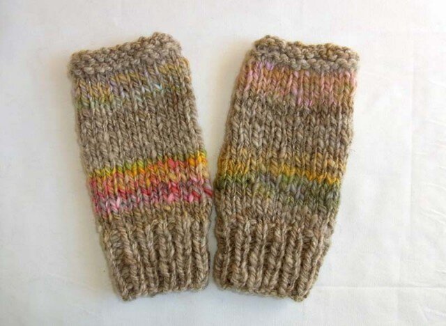 SALE 手紡ぎ糸のハンドウォーマー N-281 | iichi ハンドメイド・クラフト作品・手仕事品の通販