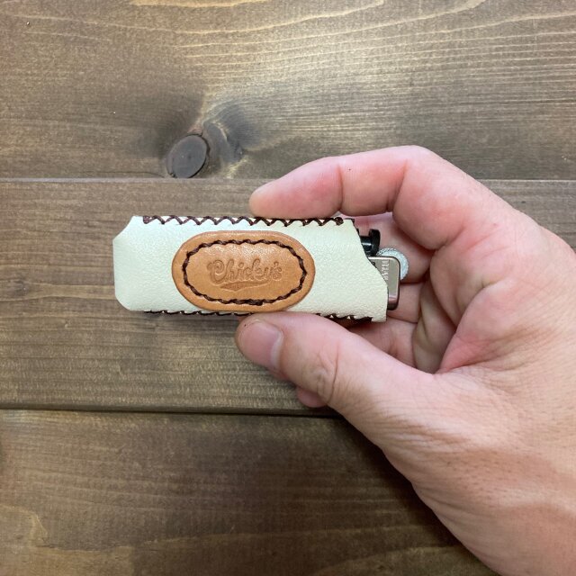 ライターカバーtype-3カスタム（白×茶色・レザータグver.） | iichi ハンドメイド・クラフト作品・手仕事品の通販