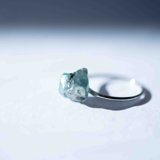 【一点物】 ジルコン フリーサイズリング 原石 鉱物 天然石 ハンドメイド アクセサリー パワーストーン (No.2298) | iichi ハンドメイド・クラフト作品・手仕事品の通販