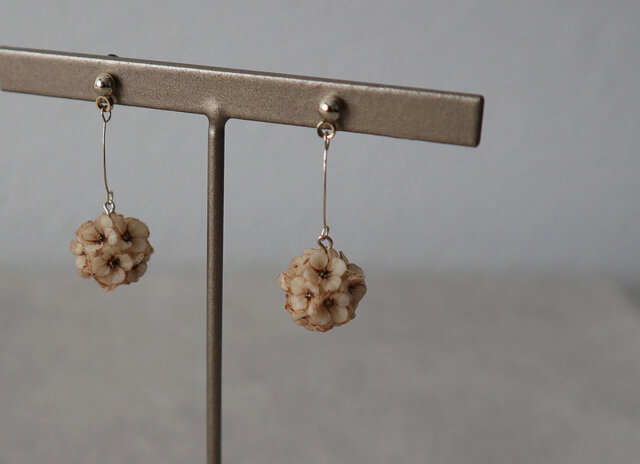 Alyssum pierce/earring | iichi ハンドメイド・クラフト作品・手仕事品の通販