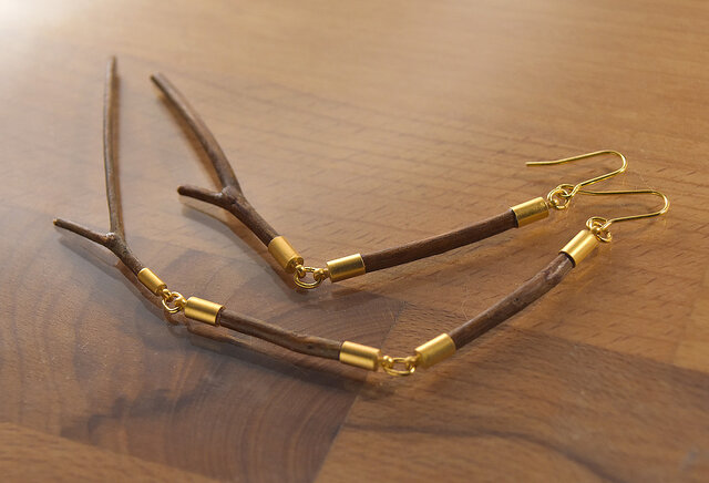 【限定品】細い小枝のロングピアス 0601 | iichi 日々の暮らしを心地よくするハンドメイドやアンティークのマーケットプレイス