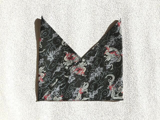 あずま袋 龍と雲 お弁当 小物収納 バッグの中見え防止に | iichi 日々の暮らしを心地よくするハンドメイドやアンティークのマーケットプレイス