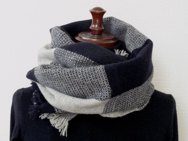 sale 手織り カシミヤストール 【cs-03-nv】 | iichi 日々の暮らしを心地よくするハンドメイドやアンティークのマーケットプレイス