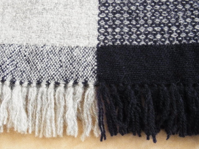 sale 手織り カシミヤストール 【cs-03-nv】 | iichi 日々の暮らしを心地よくするハンドメイドやアンティークのマーケットプレイス