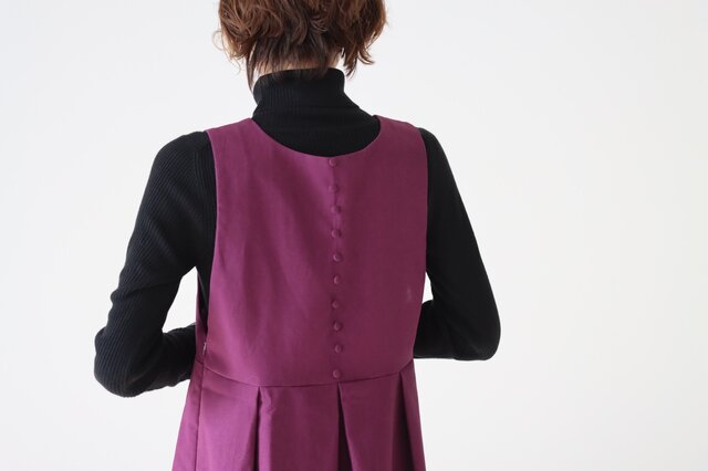 【SM・ML】後ろ姿が可愛いバックボタン ジャンパースカート【ボルドー】 | iichi 日々の暮らしを心地よくするハンドメイドやアンティークのマーケットプレイス