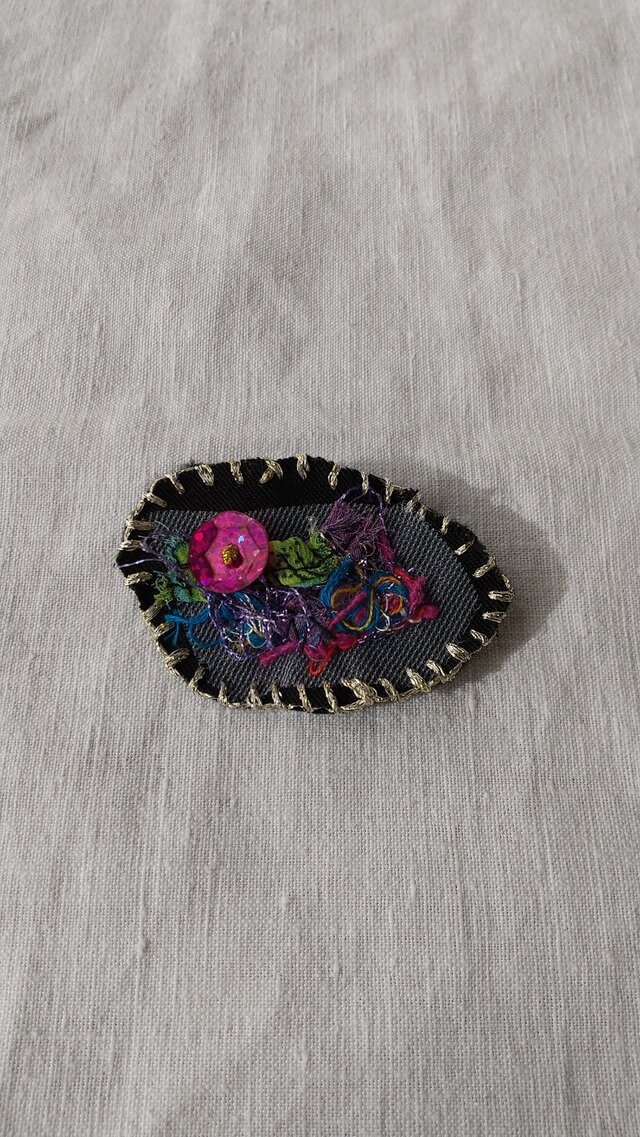 hagireブローチNo.39 | iichi ハンドメイド・クラフト作品・手仕事品の通販