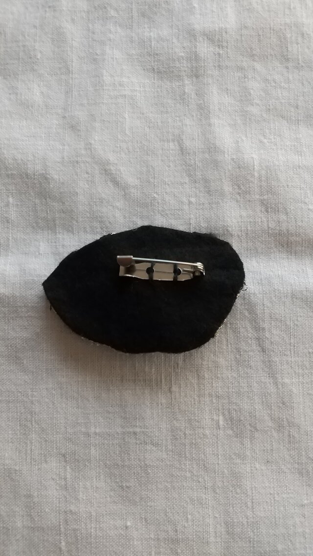 hagireブローチNo.39 | iichi ハンドメイド・クラフト作品・手仕事品の通販