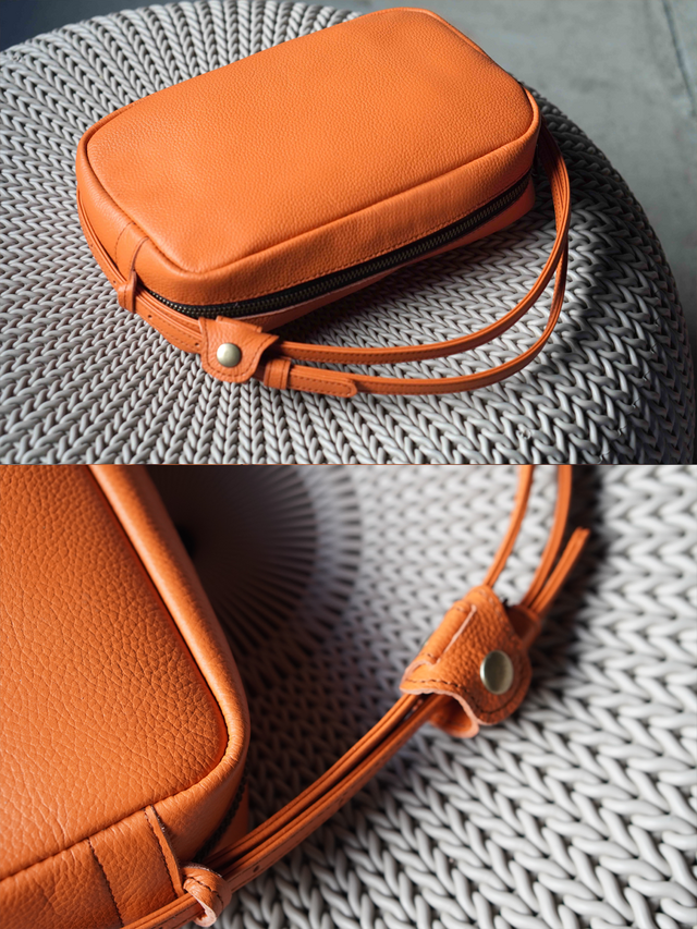 高貴なORANGE-CAMEL ・2WAY機能ポシェットLサイズ 内装キーホルダー付きいます。 | iichi 日々の暮らしを心地よくするハンドメイドやアンティークのマーケットプレイス