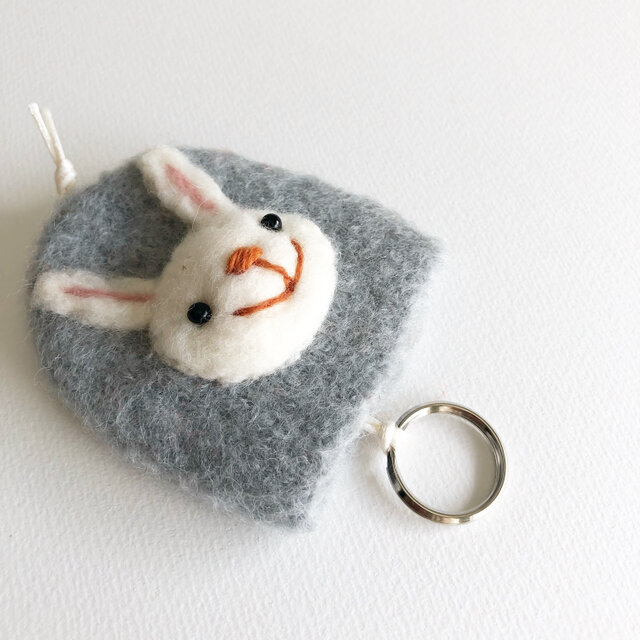 鍵のセーター bunny keycase glay | iichi ハンドメイド・クラフト作品・手仕事品の通販