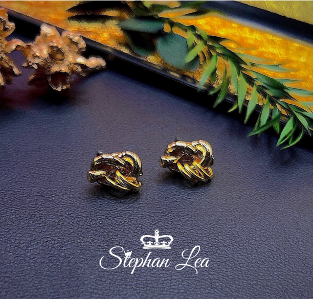 Stephan Lea 男女兼用 アレルギー対応 〜ゴールド縄結びリングピアス | iichi ハンドメイド・クラフト作品・手仕事品の通販