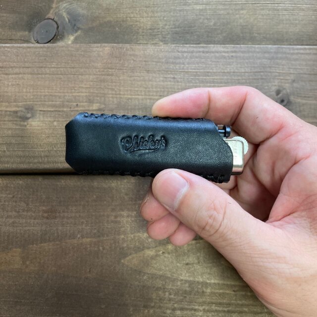 ライターカバーtype-3カスタム（ブラック×ブラック・スタッズver.） | iichi ハンドメイド・クラフト作品・手仕事品の通販