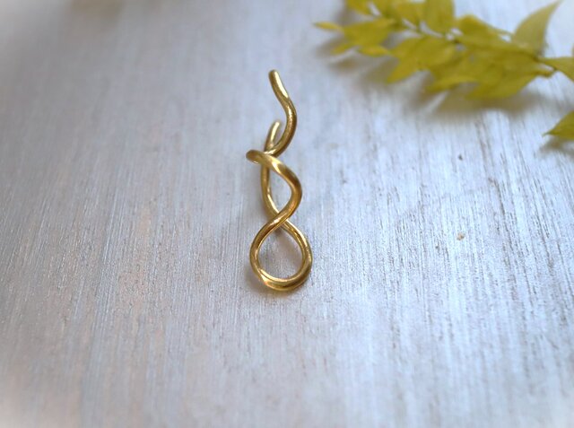 ジェルメgermerカフクリップ真鍮 片耳用 | iichi ハンドメイド・クラフト作品・手仕事品の通販