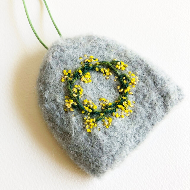 鍵のセーター mimosa keycase glay | iichi ハンドメイド・クラフト作品・手仕事品の通販