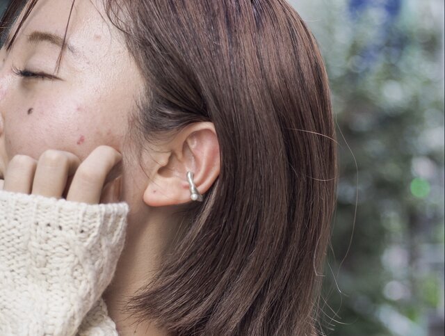 《送料無料》シルバー925/淡水パールnuance イヤーカフ | iichi ハンドメイド・クラフト作品・手仕事品の通販