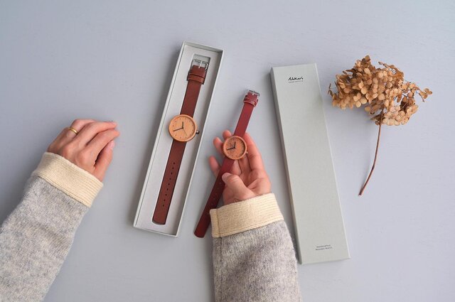 ペアウォッチ ( size M + size L ) -- Cherry x Red | iichi 日々の暮らしを心地よくするハンドメイドやアンティークのマーケットプレイス