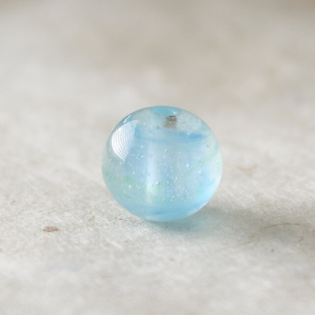 ガラスアクセサリー【白藍】縞の小石 SS269 | iichi ハンドメイド・クラフト作品・手仕事品の通販
