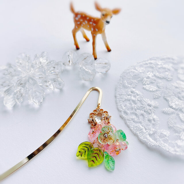 ガラスのお花 Petite fleur ブックマーカー ガラスビーズ しおり | iichi ハンドメイド・クラフト作品・手仕事品の通販