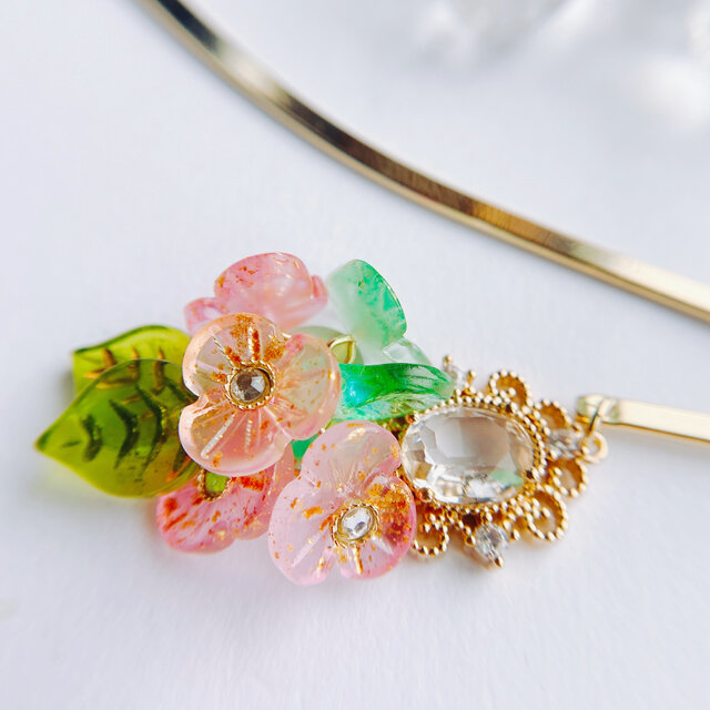 ガラスのお花 Petite fleur ブックマーカー ガラスビーズ しおり | iichi ハンドメイド・クラフト作品・手仕事品の通販