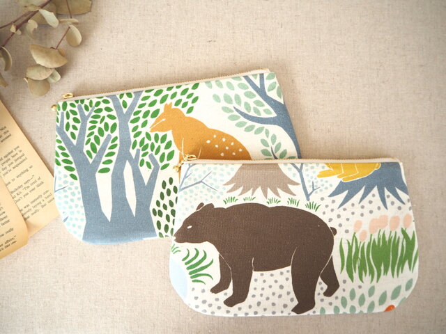 ラウンドポーチ 「forest」クマ | iichi ハンドメイド・クラフト作品・手仕事品の通販