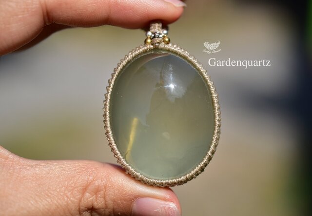 魔除けスモーク★ガーデンルチルインクォーツ マクラメネックレス883 | iichi 日々の暮らしを心地よくするハンドメイドやアンティークのマーケットプレイス