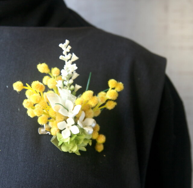 ケース付き ミモザのコサージュ -Artificial flower- | iichi ハンドメイド・クラフト作品・手仕事品の通販