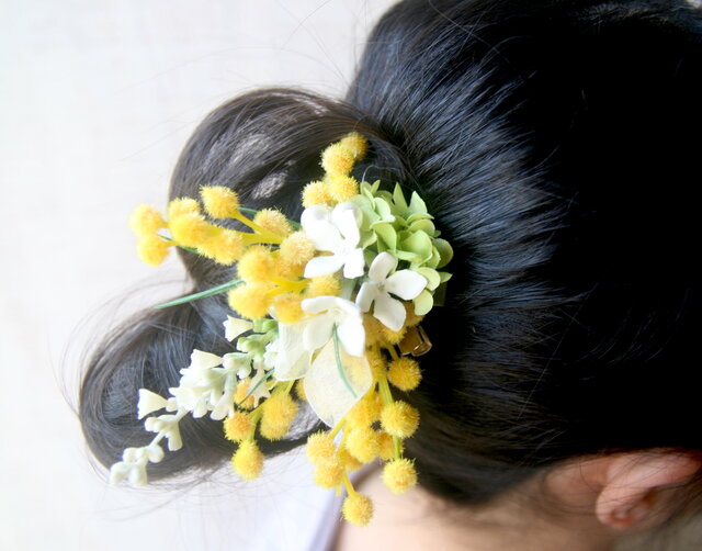 ケース付き ミモザのコサージュ -Artificial flower- | iichi ハンドメイド・クラフト作品・手仕事品の通販