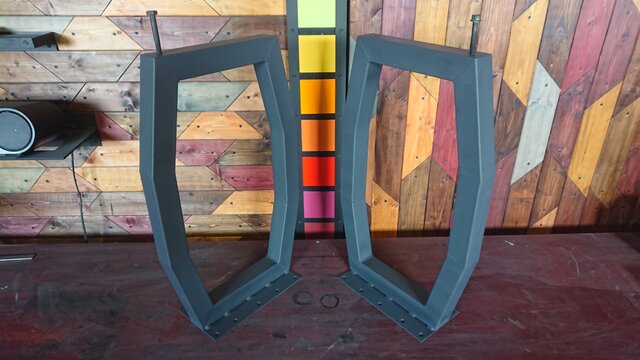 マットグレーでアイアンな極太鉄脚♪ 50×300（最長400）×650mm 八角型 2脚ver. ダイニングテーブル | iichi ハンドメイド・クラフト作品・手仕事品の通販