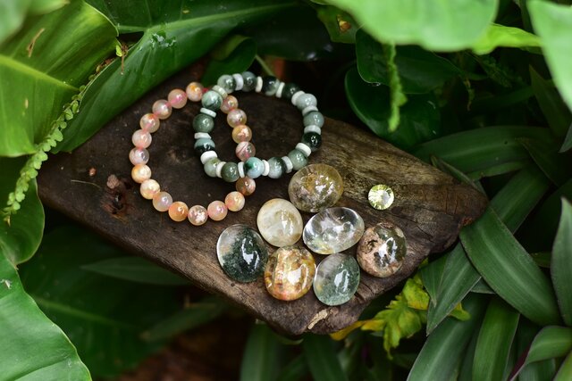 コンケープカット★レモンクォーツs680 | iichi 日々の暮らしを心地よくするハンドメイドやアンティークのマーケットプレイス