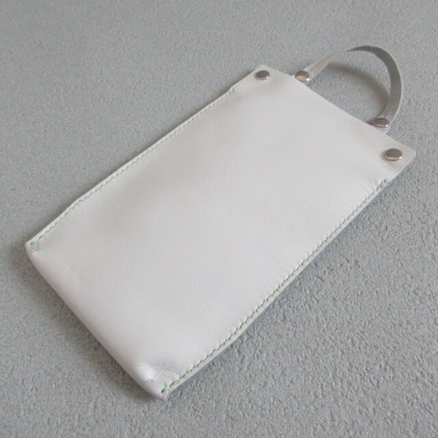 よくばり3way♪《牛革》スマホショルダーポーチ・フラットタイプ・068 | iichi ハンドメイド・クラフト作品・手仕事品の通販
