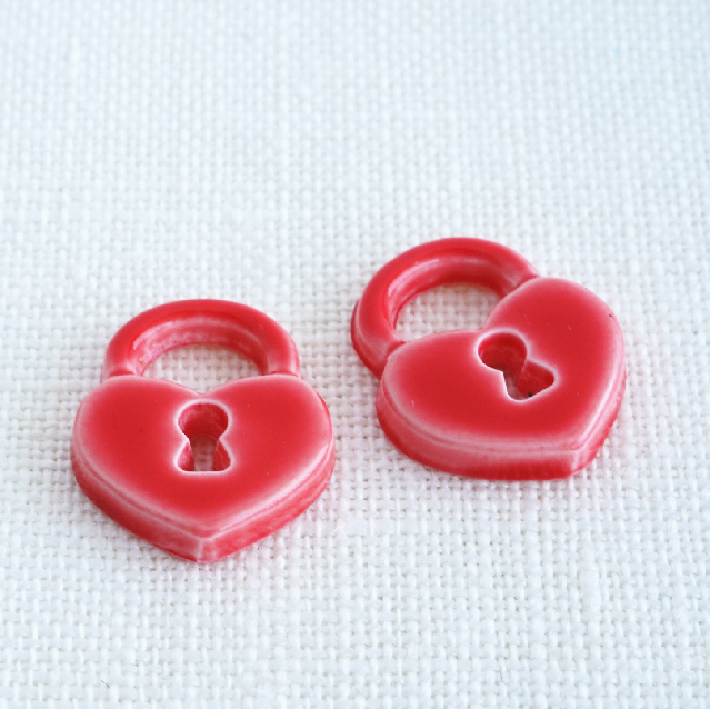 (3個) 15mm 鍵のボタン 赤 フランス製 ＊ チャーム | iichi ハンドメイド・クラフト作品・手仕事品の通販