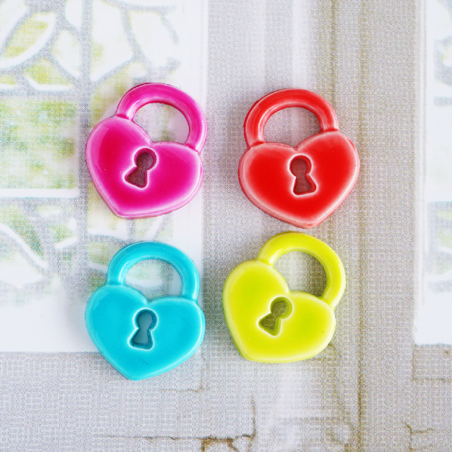 (3個) 15mm 鍵のボタン ブルー フランス製 ＊ チャーム | iichi ハンドメイド・クラフト作品・手仕事品の通販