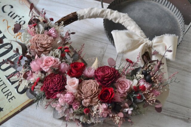 春のローズガーデンハーフwreath | iichi ハンドメイド・クラフト作品・手仕事品の通販