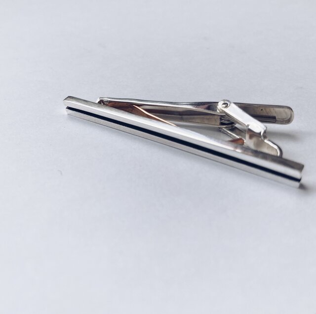 black line necktie pin【silver925】 | iichi ハンドメイド・クラフト作品・手仕事品の通販