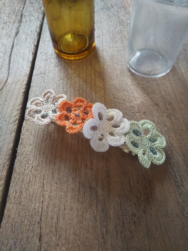 レース編みのキラキラお花バレッタ | iichi ハンドメイド・クラフト作品・手仕事品の通販