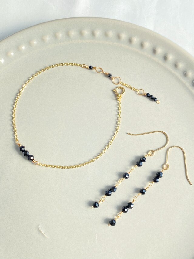 福袋【粋な黒】ブラックスピネル 2点セット ブレスレット&ピアス ac/161 | iichi ハンドメイド・クラフト作品・手仕事品の通販