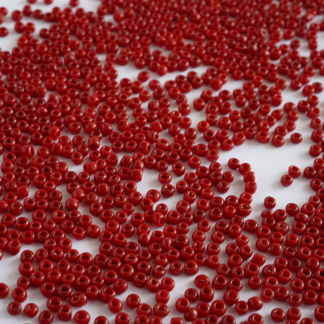 (10g) ヴィンテージベネチアンシードビーズ 12/0 ダークレッド | iichi ハンドメイド・クラフト作品・手仕事品の通販