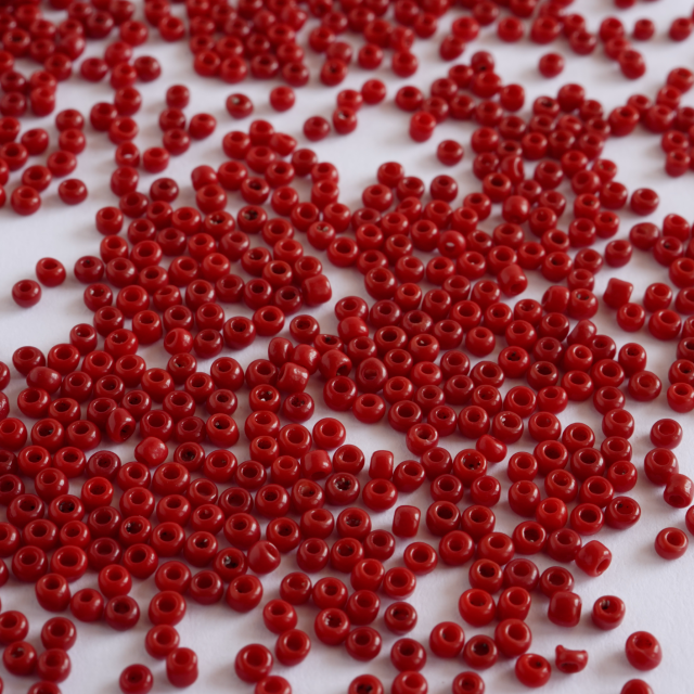(10g) ヴィンテージベネチアンシードビーズ 12/0 ダークレッド | iichi ハンドメイド・クラフト作品・手仕事品の通販
