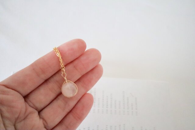 【10月の誕生石】大粒ローズクォーツのネックレス | iichi ハンドメイド・クラフト作品・手仕事品の通販