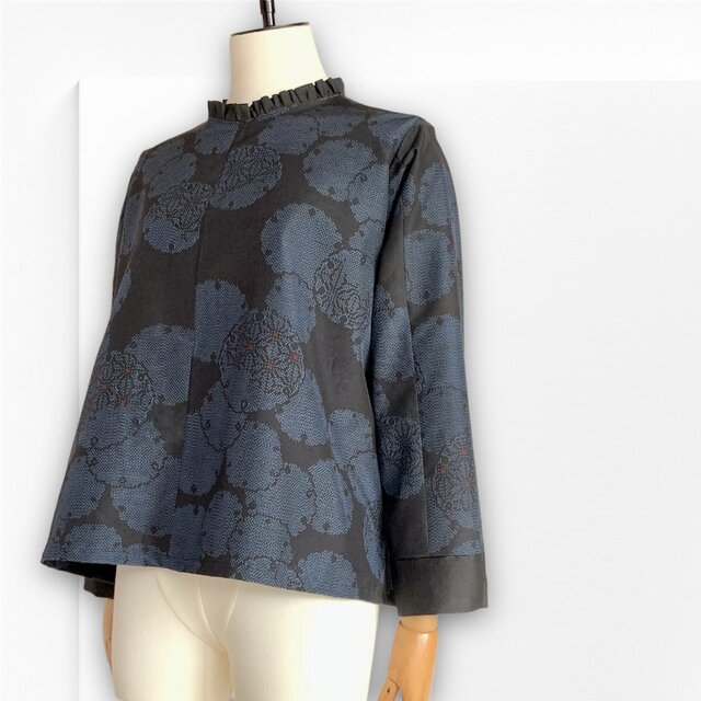 フリルカラー ブラウス【送料無料】着物リメイク ネイビー | iichi ハンドメイド・クラフト作品・手仕事品の通販