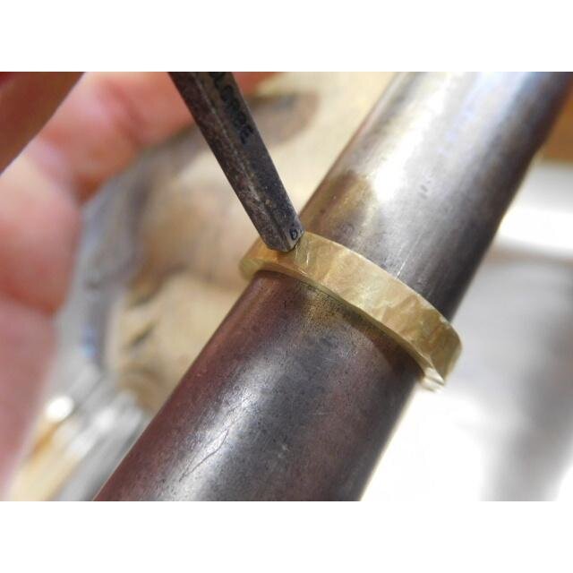 結婚指輪 k24純金 pt1000純プラチナ【鍛造】槌目平打ちリング 3mm幅 マット | iichi ハンドメイド・クラフト作品・手仕事品の通販