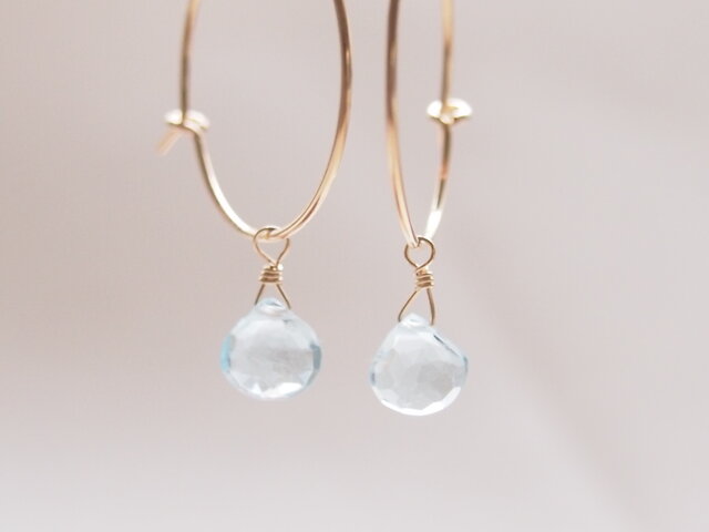 スカイブルートパーズのシンプルフープピアス（14kgf） | iichi ハンドメイド・クラフト作品・手仕事品の通販