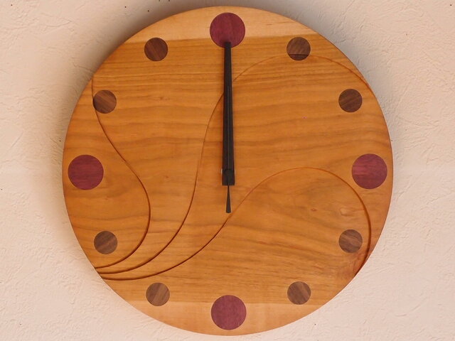 無垢の木の電波掛け時計 さくら 0016 | iichi ハンドメイド・クラフト作品・手仕事品の通販