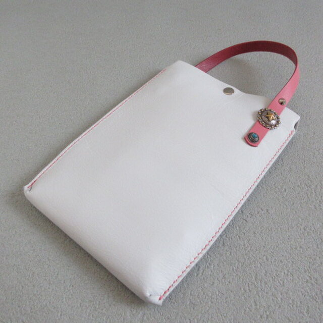 《牛革》コンチョ使い♪2WAY～ミニサコッシュ・フラットタイプ・047 | iichi ハンドメイド・クラフト作品・手仕事品の通販